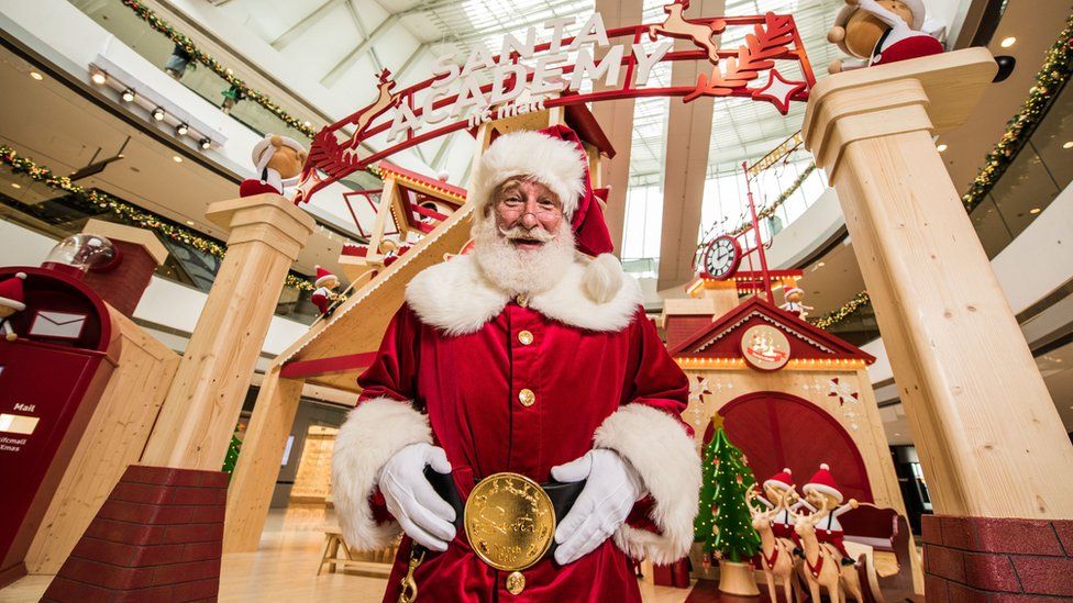 Plexiglass, sanitiser and masks: US mall Santas prepare for Christmas ...