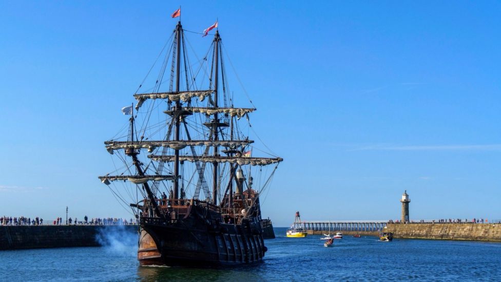 Replica Spanish galleon arrives in Whitby - BBC News
