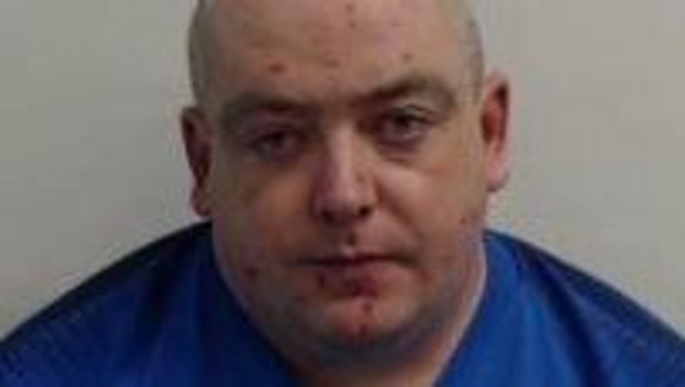 Man who killed stranger in Glasgow street jailed - BBC News