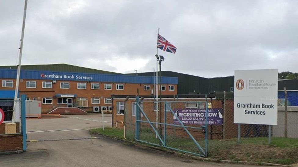 Grantham book distributor closure plan puts 200 jobs at risk - BBC News