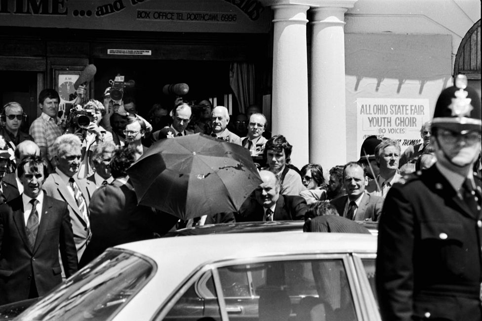 Lluniau: Streic y Glowyr a Thatcher - BBC Cymru Fyw