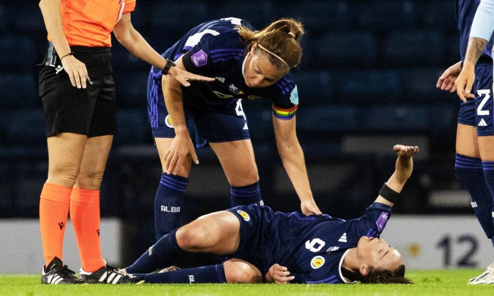 Chaotic calendar cause for ACL injuries - Martinez Losa - BBC Sport