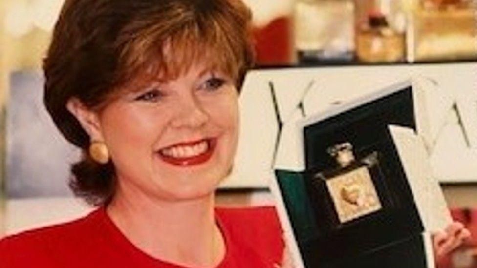 'Make it magical' pleas ex-Beatties worker amid sale - BBC News