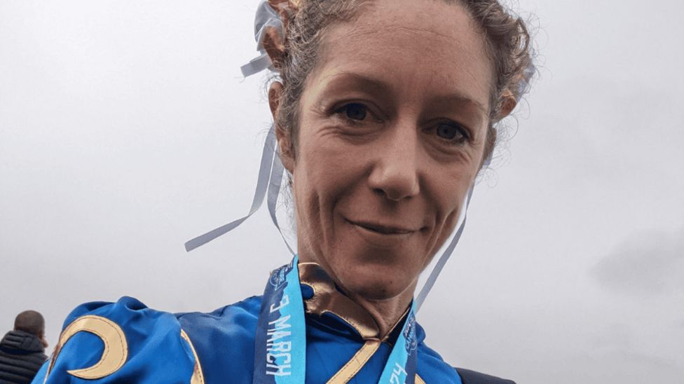 Four Cambridgeshire women taking on the London Marathon - BBC News