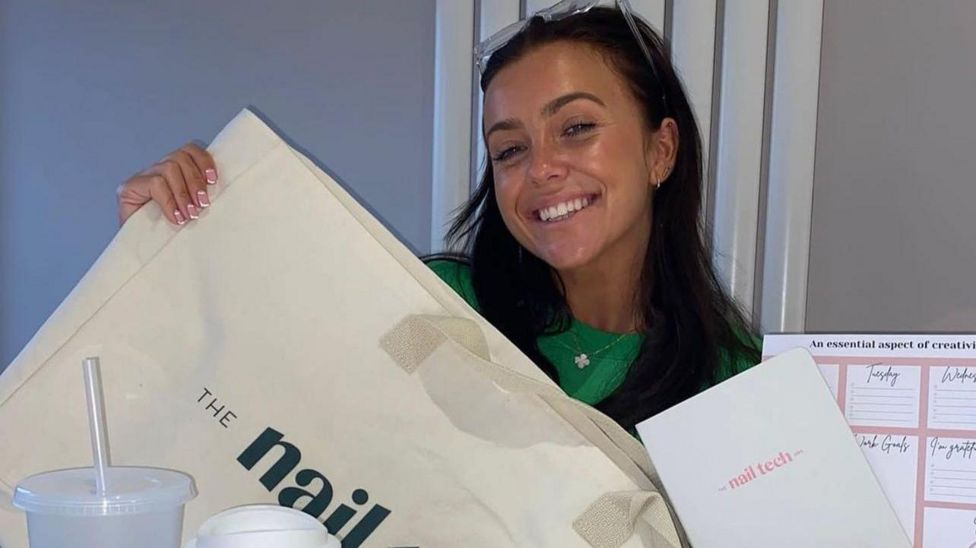 Manicure price rise: Are you happy to pay more for your nails? - BBC News