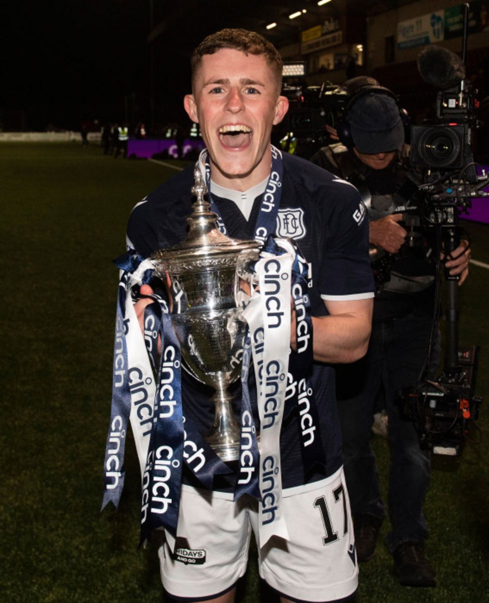 McCowan signs new two-year deal - BBC Sport