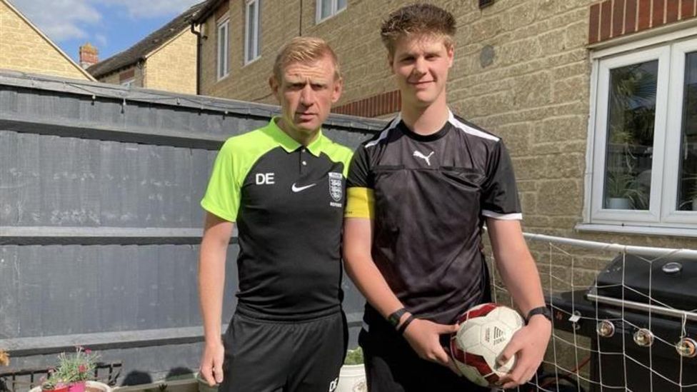 Oxfordshire teen referee speaks up on abuse in the game - BBC News