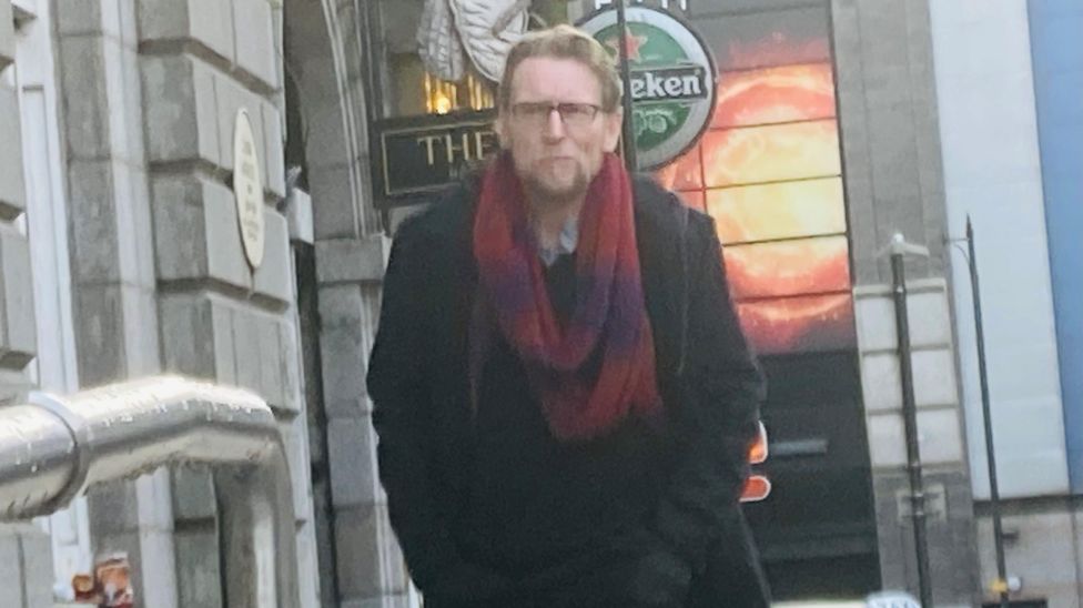 Man accused of murdering Robert Parks found not guilty - BBC News