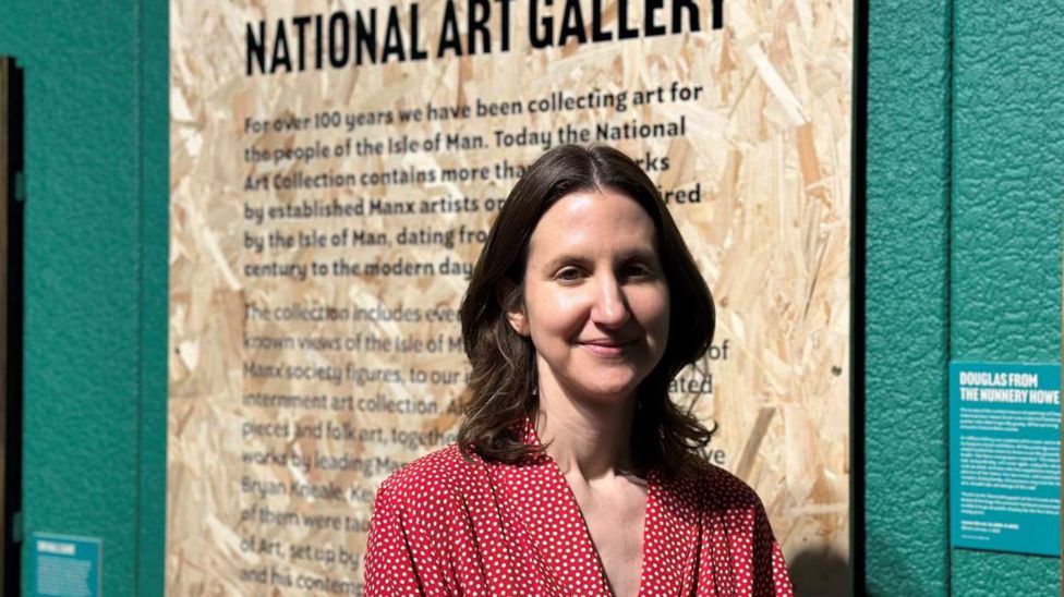 National Art Gallery reopens at Manx Museum after revamp - BBC News