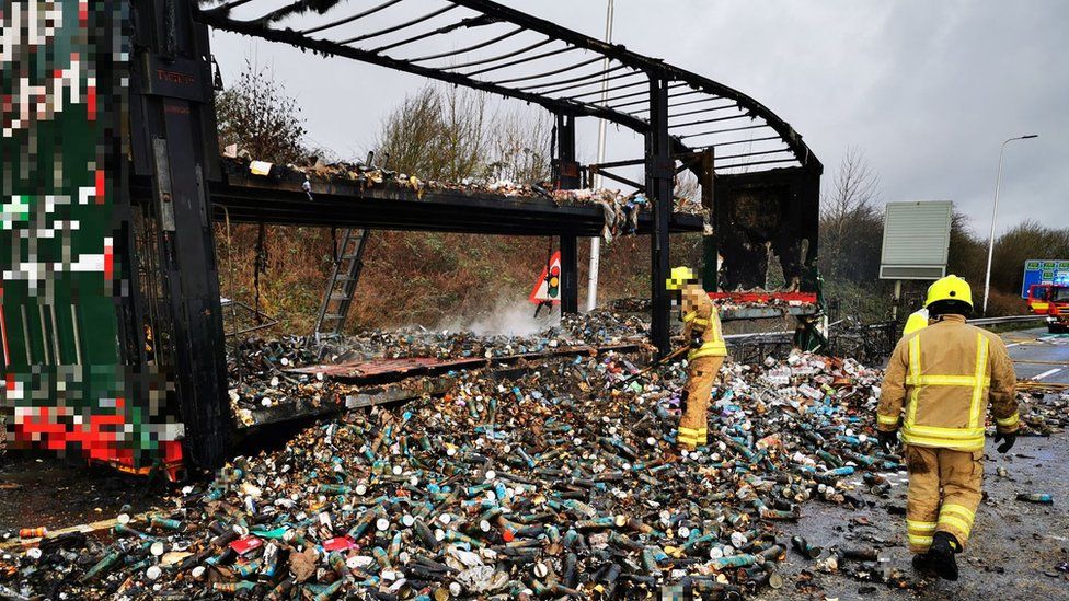 Pringles lorry fire closes M1 slip road in Derbyshire - BBC News
