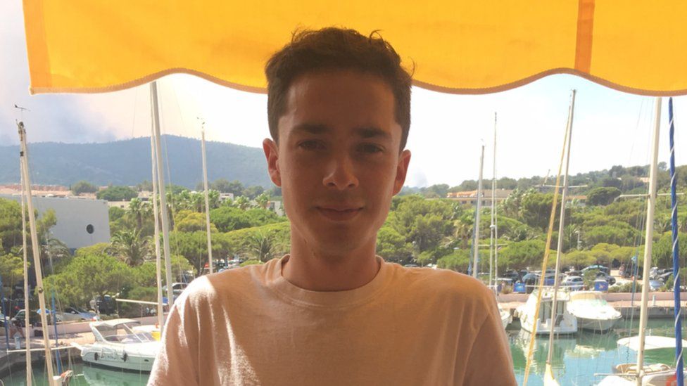 French wildfires: 'The night sky was like Dante's inferno' - BBC News