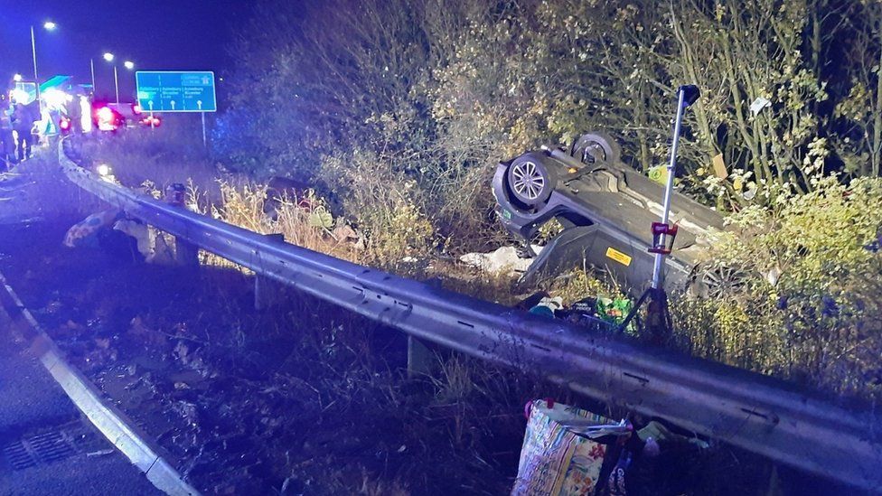 Wendlebury crash: Woman arrested after 100mph crash into trees - BBC News