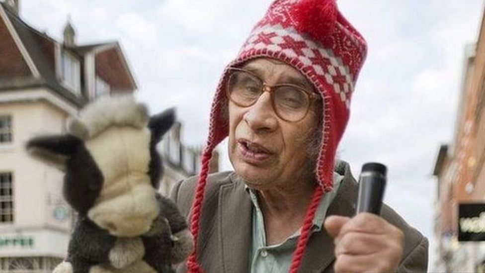 Norwich Puppet Man fund raised after stereo waterlog episode - BBC News