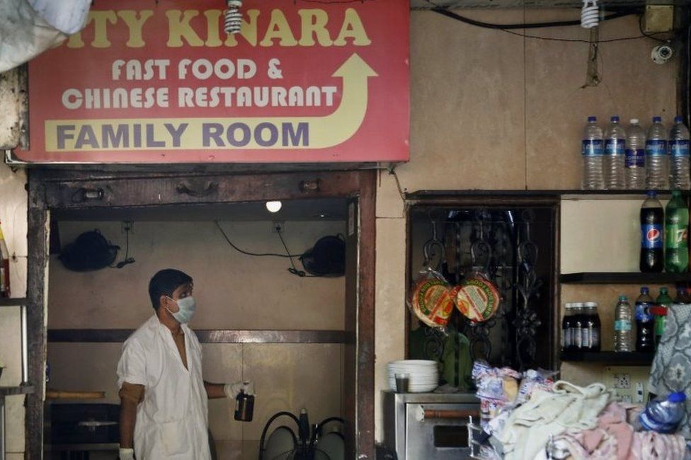 Mumbai restaurant fire kills eight people - BBC News