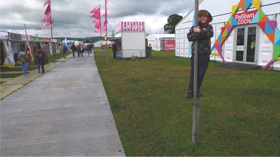 In pictures: Day two at the Urdd Eisteddfod - BBC Cymru Fyw