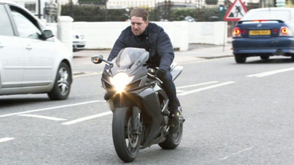 Biker Gavin Collett jailed for 'ridiculous' 100mph ride - BBC News