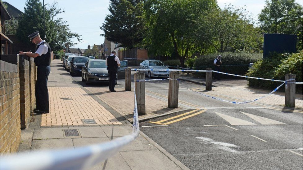 Tottenham stabbing: Boy, 15, fighting for life after attack - BBC News