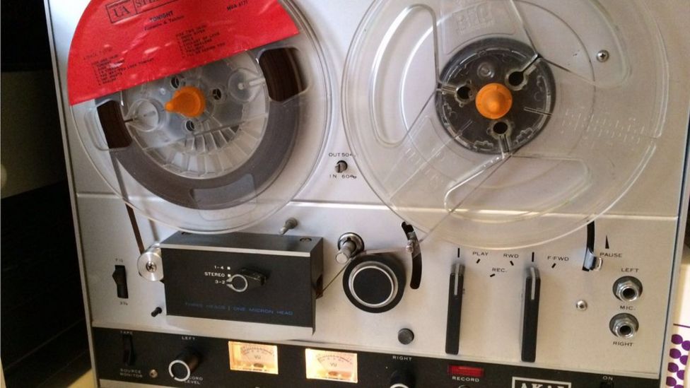 Is there a place for old tech in the 21st Century? - BBC News