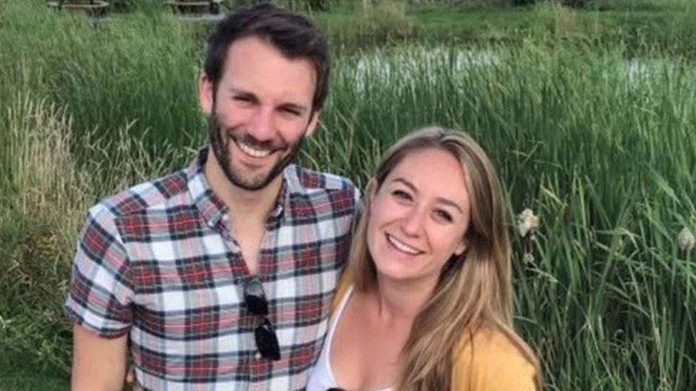 Maunsel House: Couples fear cancellations at Somerset venue - BBC News