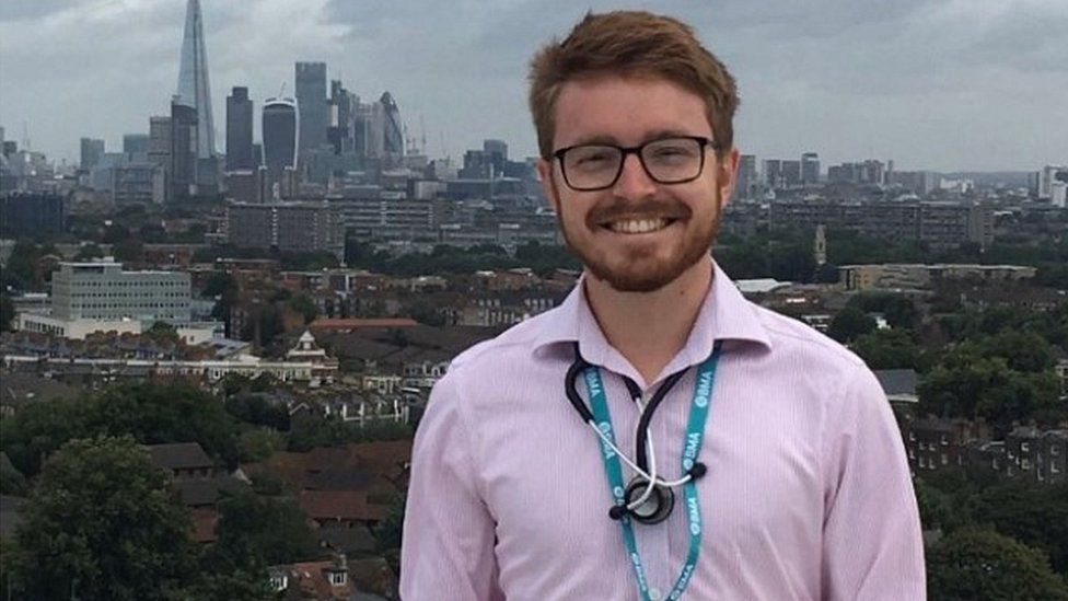 Coronavirus: Stranded NHS doctors 'desperate' to return home - BBC News