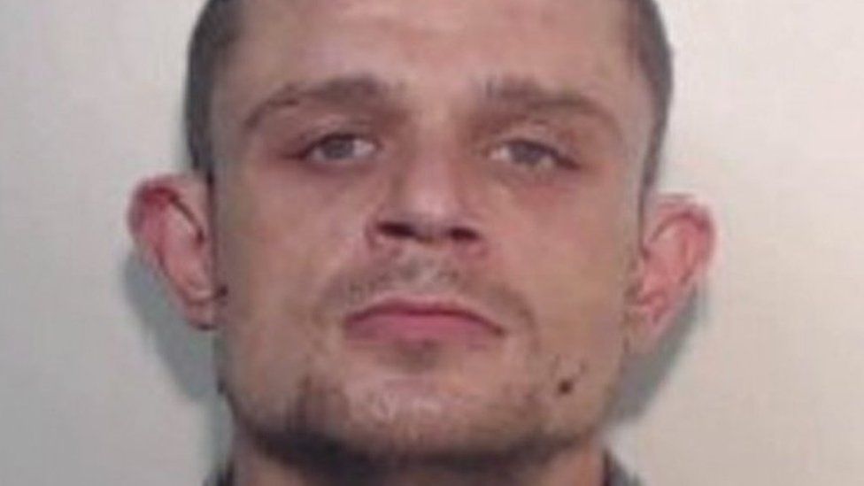 Alfie Gildea: 'Danger signs missed' before baby's death - BBC News