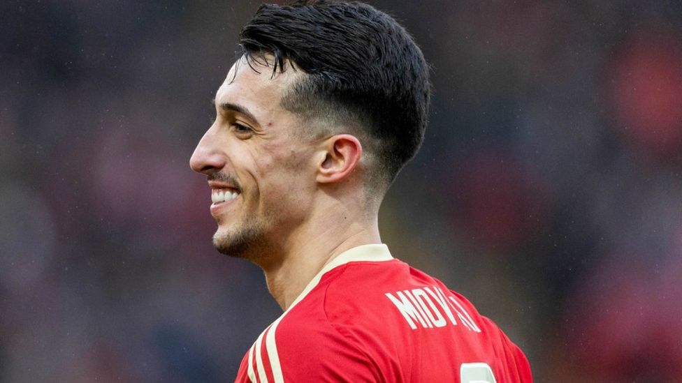 Aberdeen 2-0 Bonnyrigg Rose: Neil Warnock wins on home debut - BBC Sport