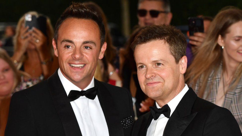 National Television Awards 2022: Ant and Dec win yet AGAIN! - BBC Newsround