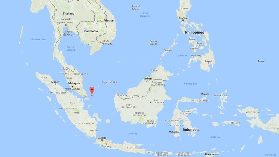 Stranded cadets 'could leave Hanjin vessel on Wednesday' - BBC News