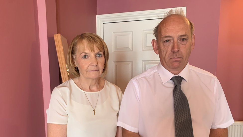 Pryder am broses dendro ymgymerwyr Ceredigion - BBC Cymru Fyw