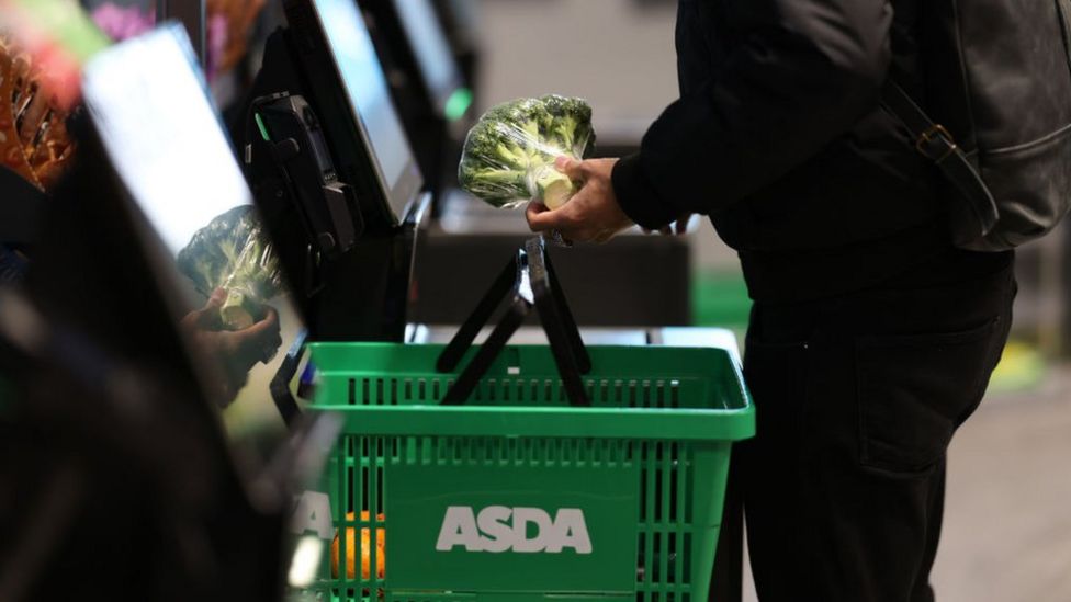 Asda workers in GMB vote to strike at Wisbech store - BBC News