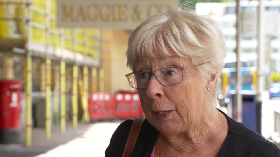 Businesses call for action over vandalism in Torquay - BBC News