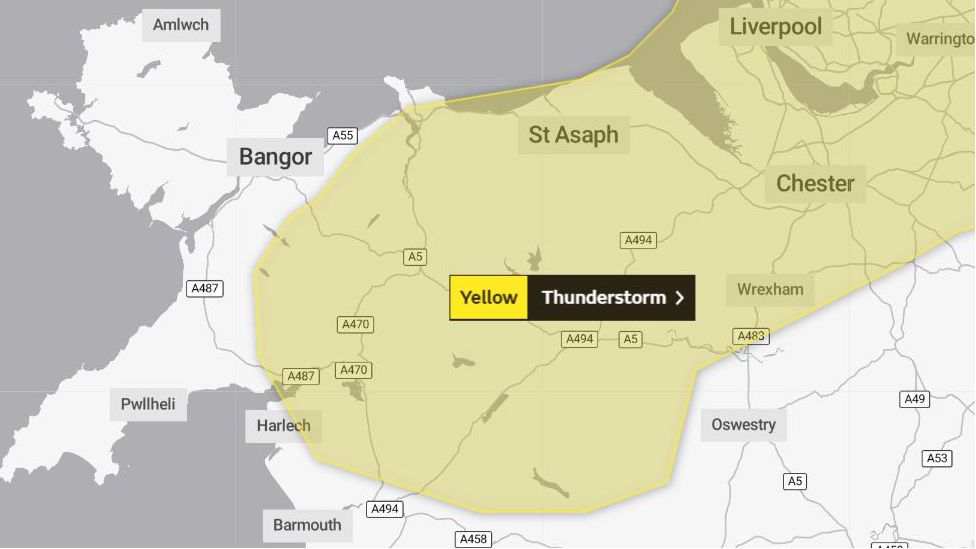 Wales storms: Lightning strikes 'will probably damage buildings' - BBC News