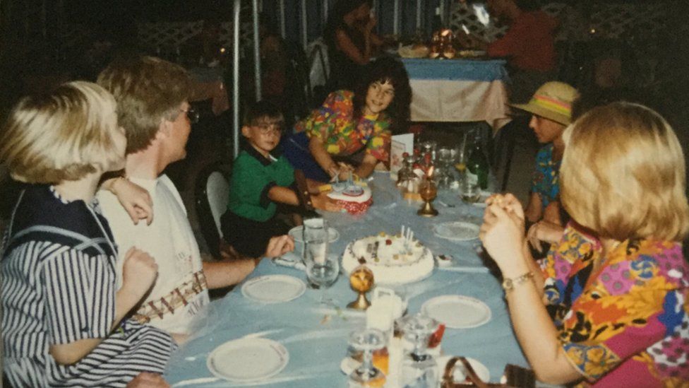 Planes, weddings and sunsets: Your Thomas Cook memories - BBC News