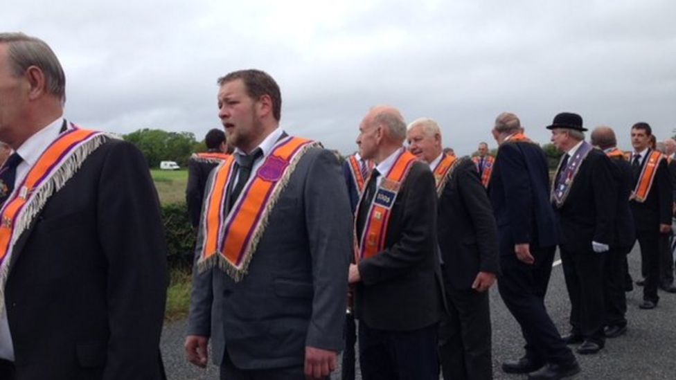 Rossnowlagh hosts annual Orange Order parade - BBC News