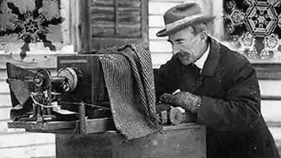 Rare snowflake photo gallery shared online by Natural History Museum ...