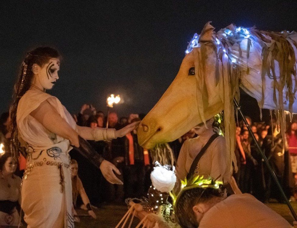 Beltane Fire Festival marks May Day in Edinburgh - BBC News