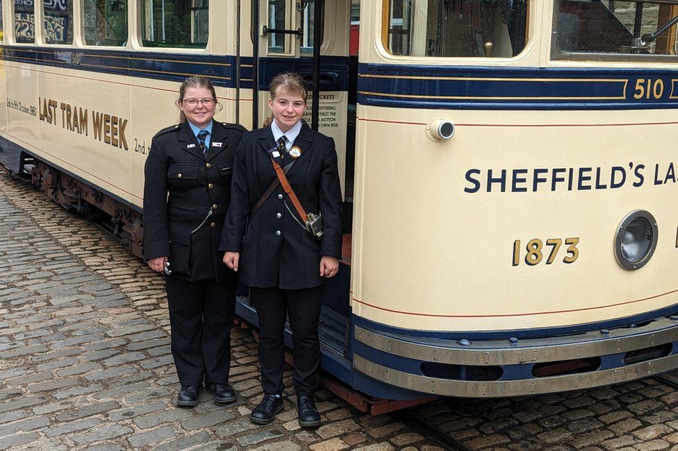 Crich Tramway Village has first mother and daughter crew - BBC News