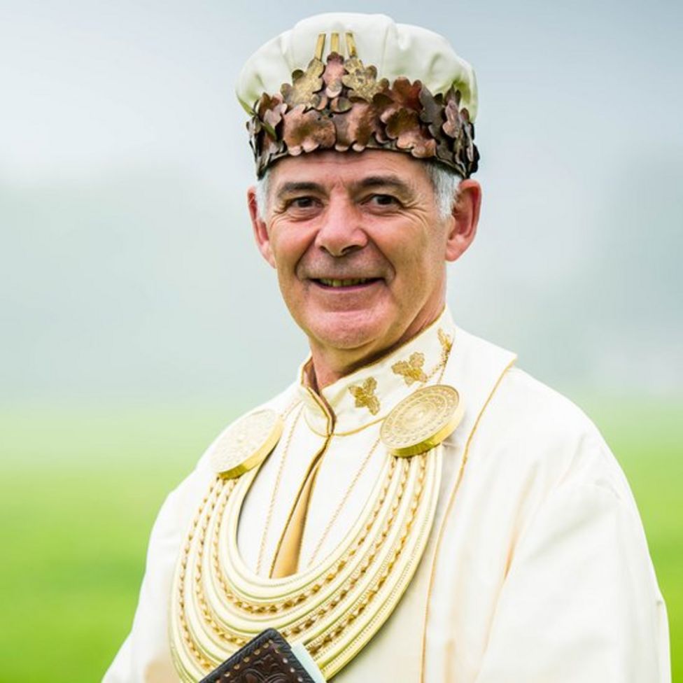 Find out more about the druids and the gorsedd rituals - BBC Cymru Fyw