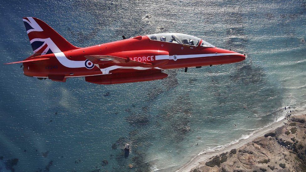 In pictures: First leg of Red Arrows world tour - BBC News