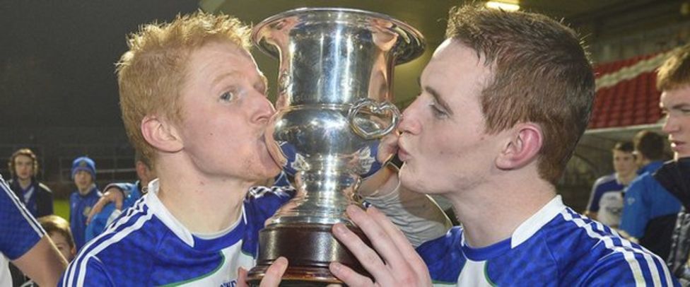 Ballinderry and Derry player Aaron Devlin dies after illness - BBC Sport