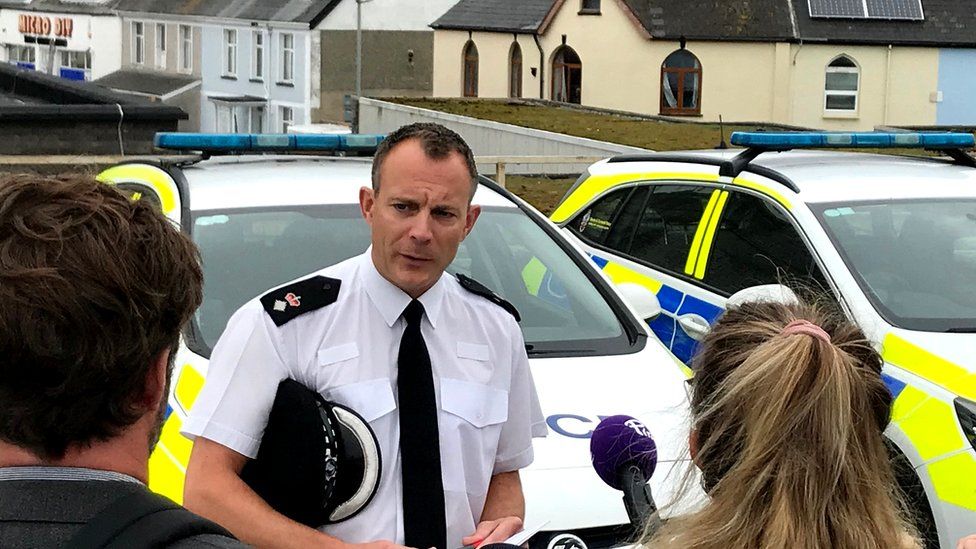 Newquay police officer suffers severe burns in attack - BBC News