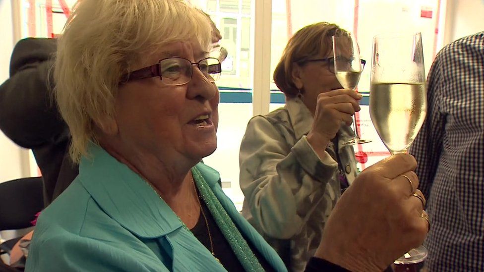 German election: Why so many voters in the east chose AfD - BBC News