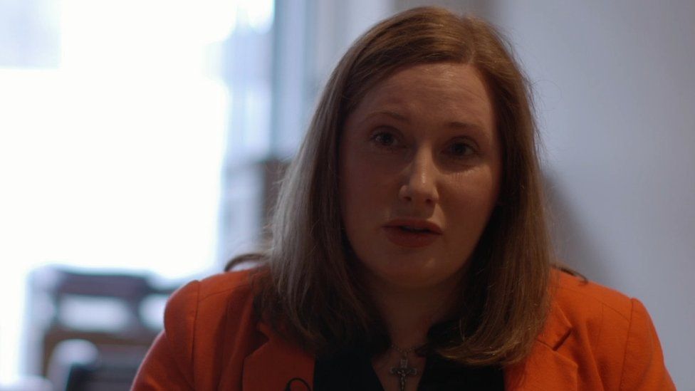 Parents facing 'unfair child abuse claims' over bruising - BBC News