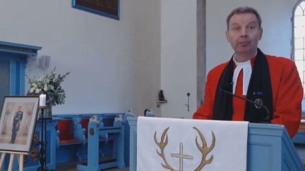 Prince Philip remembered at church services across Scotland - BBC News