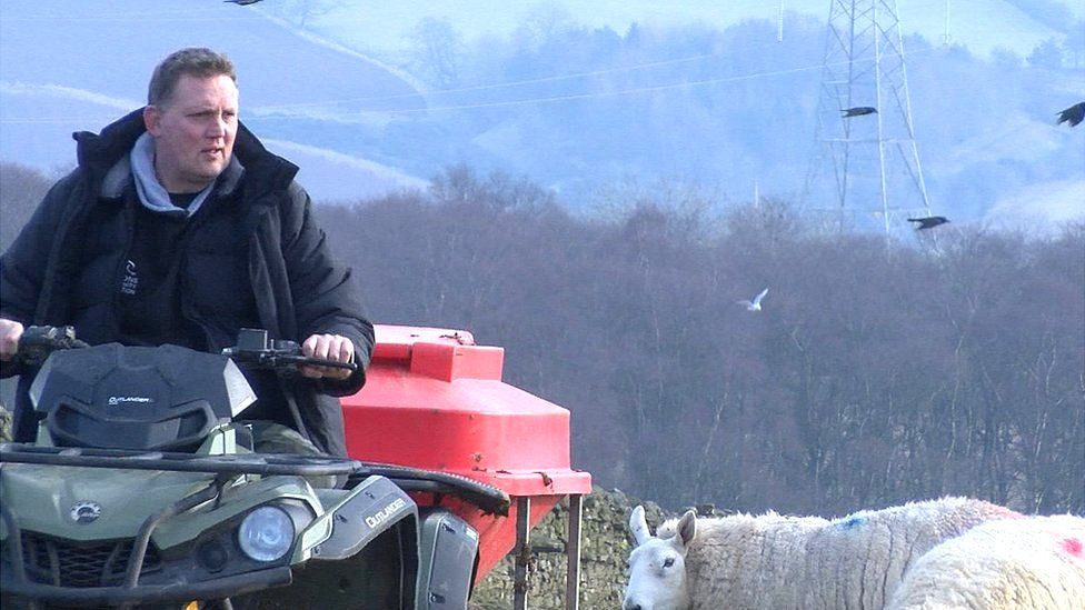 Doddie Weir: The rugby legend who won't give in to MND - BBC News