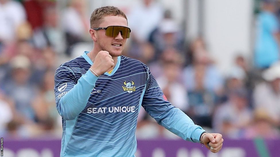 One-Day Cup: Warwickshire's Ed Barnard stars in resounding Bears win on ...