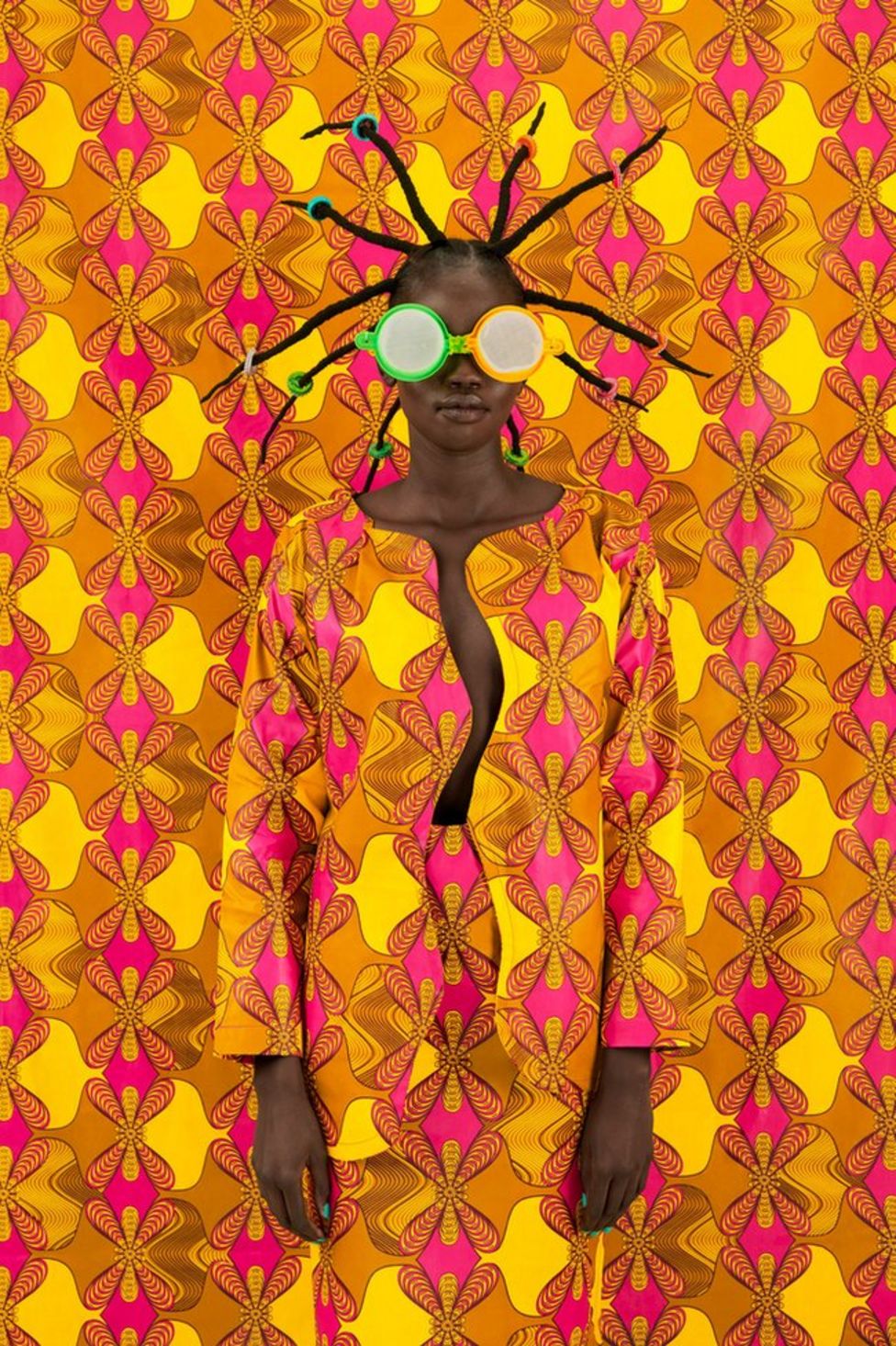 Kenya's Thandiwe Muriu: Standing out in camouflage - BBC News