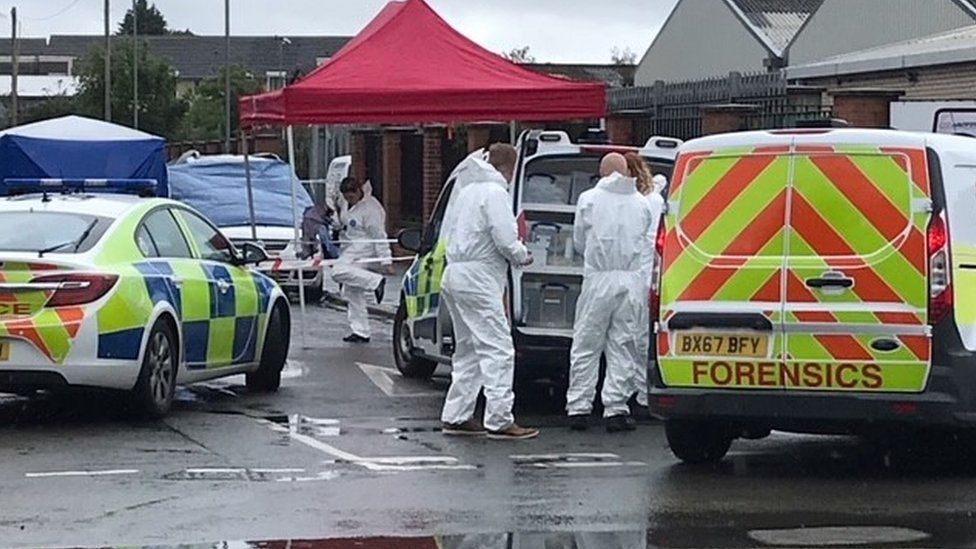 Man's body found in burning van in Burton - BBC News