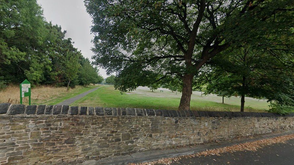 Sheffield: Man held over attempted rape of woman in 80s - BBC News