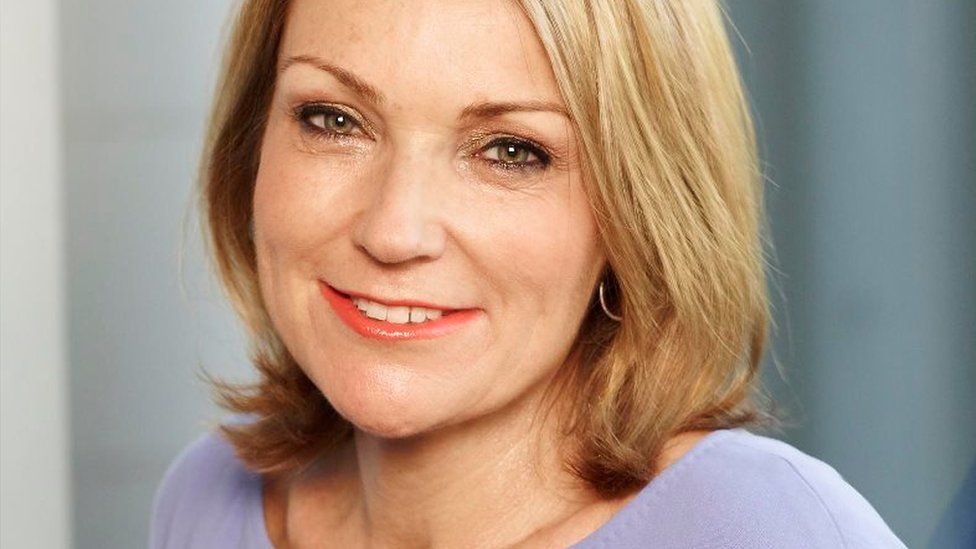 Apple hires ex-BBC and Channel 4 executive Jay Hunt - BBC News